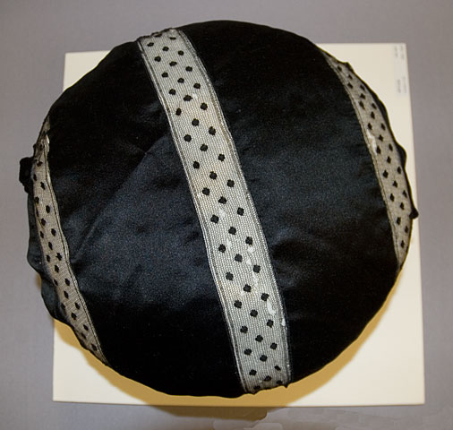 1977.9.20 - dust cap - University of Alberta Museums Search Site